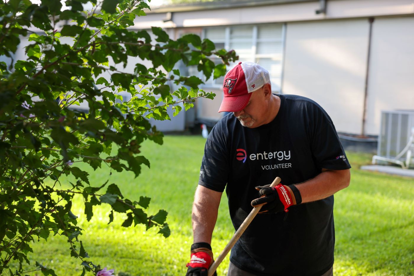 Grease, grime and grit: Entergy’s River Bend employees beautify school - Entergy