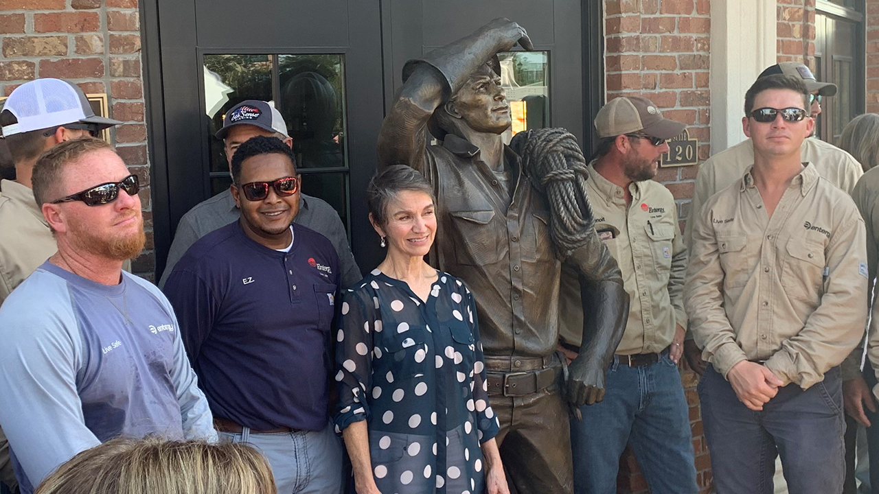 Lake Charles dedicates downtown statue to linemen who restored post ...