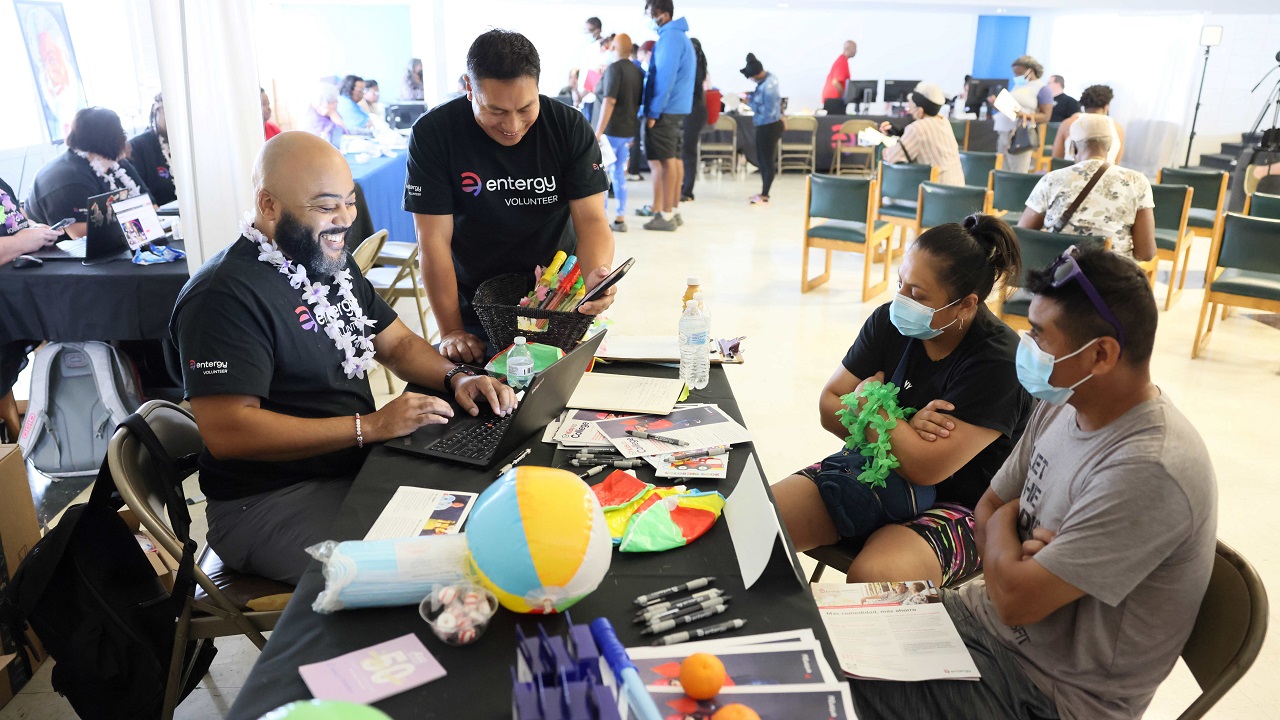 Entergy Arkansas customer service pop-up event deemed a success in ...